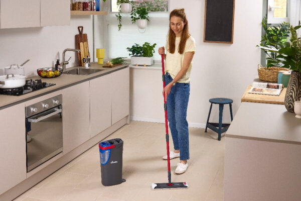 Evropské ocenění za design Red Dot pro Vileda H2prO Plochý mop ...